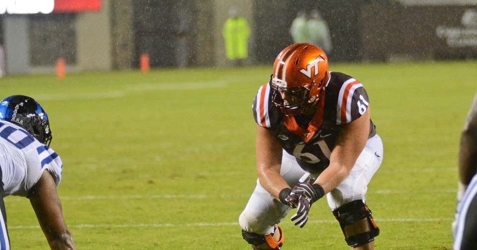 Kyle Chung signs a deal with the Chicago Bears