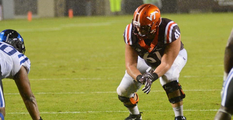 Kyle Chung signs a deal with the Chicago Bears