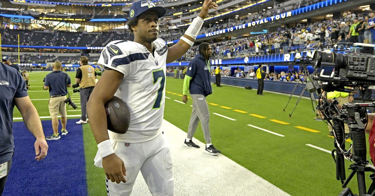 Geno Smith's intro press conference and new contract details