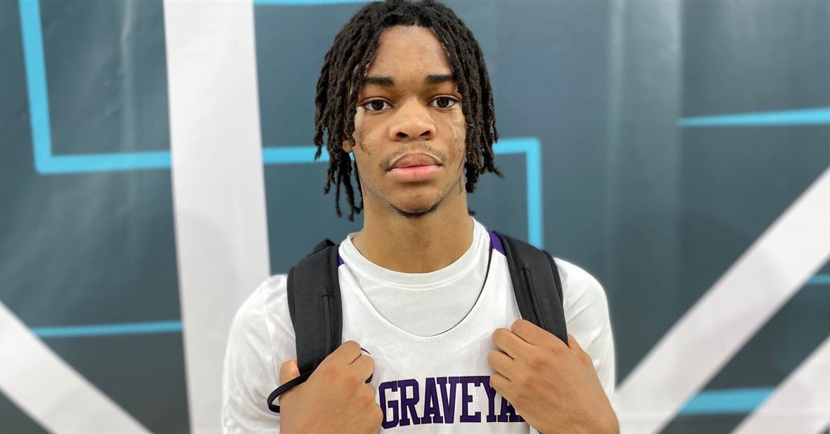 Three-star wing Chris Dockery shows out in front of coaches