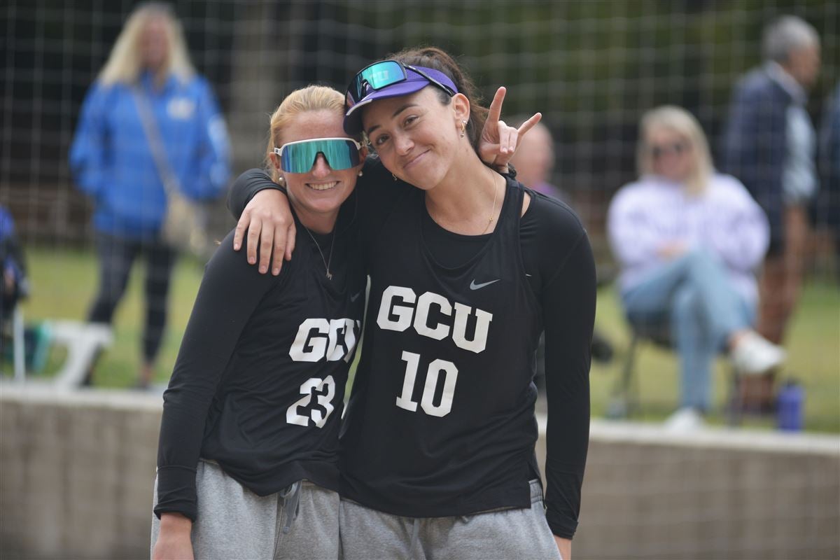 Photo Gallery: Beach Volleyball sweeps Cal Poly and Grand Canyon