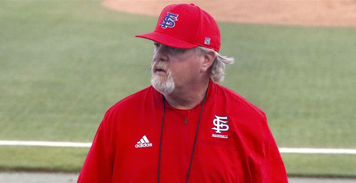 Fresno State baseball coach Mike Batesole steps down after 20 years