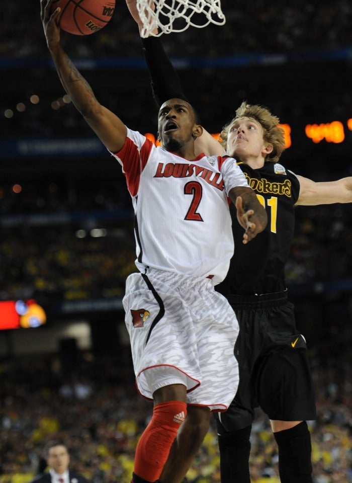 Louisville releases hoops schedule