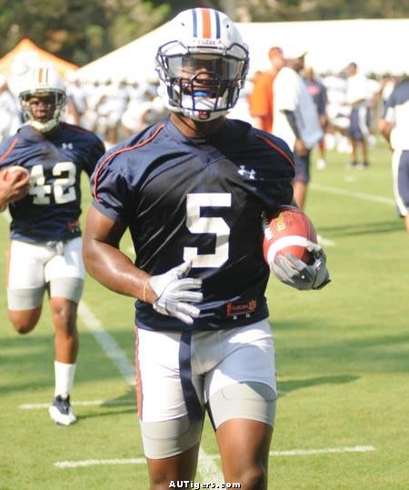 Jovon Robinson Profile Photos