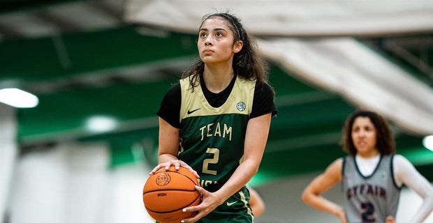 Ducks land pledge from 2024 women's basketball standout Katie Fiso