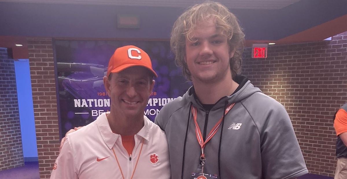 Elite sophomore offensive tackle Maxwell Riley loves his visit to Clemson