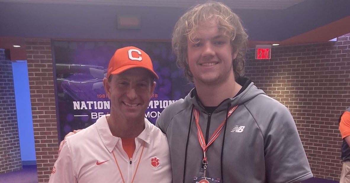 Elite sophomore offensive tackle Maxwell Riley loves his visit to Clemson