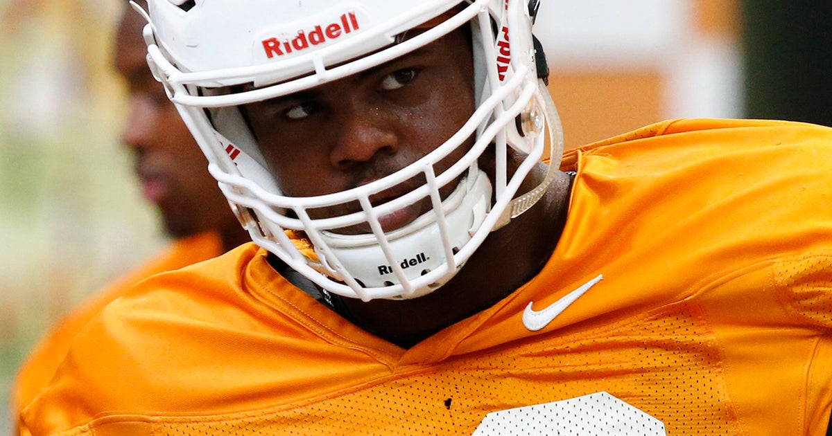 Insider Report: QB competition; Legend passes