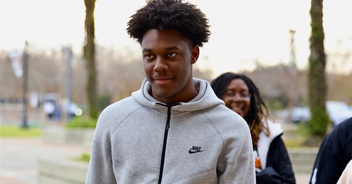 Elite EDGE target sets FSU official visit for premiere recruiting weekend