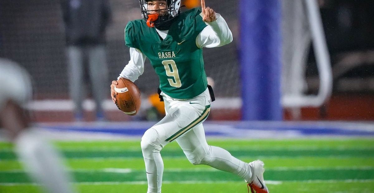 2024 quarterback Demond Williams commits to Ole Miss