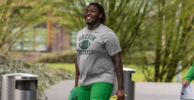 Oregon DL coach Tony Tuioti impressed by progress of team's younger D ...