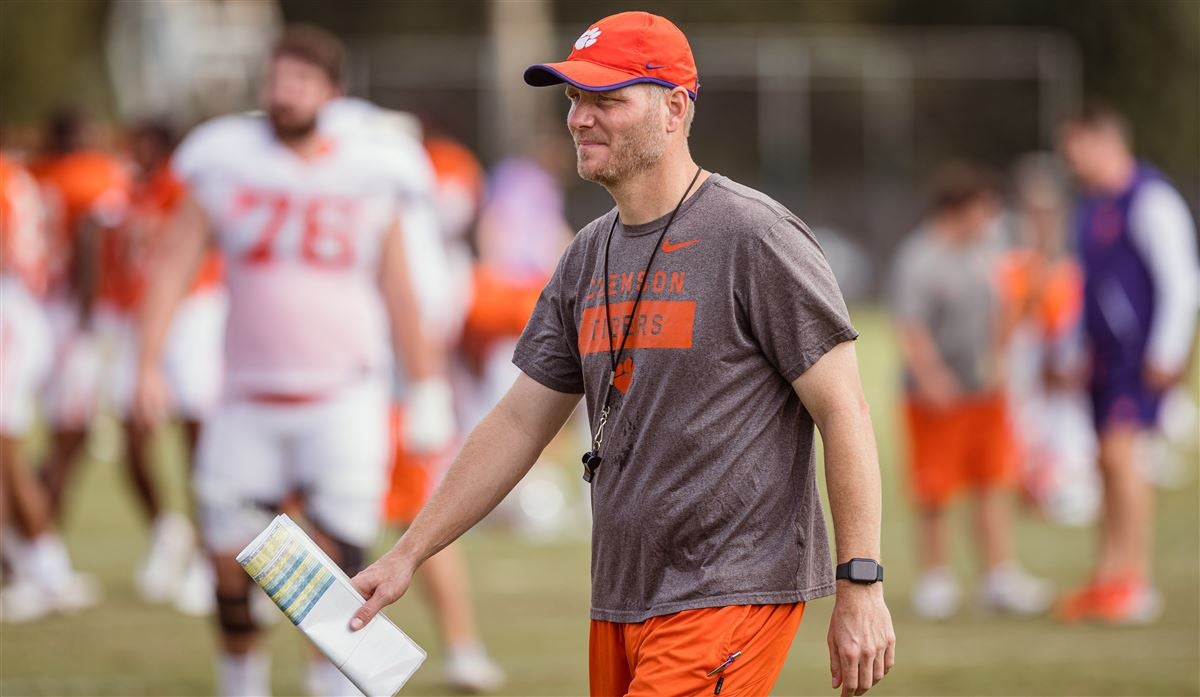 Salaries revealed for Georgia analysts Brandon Streeter, Darrell Dickey