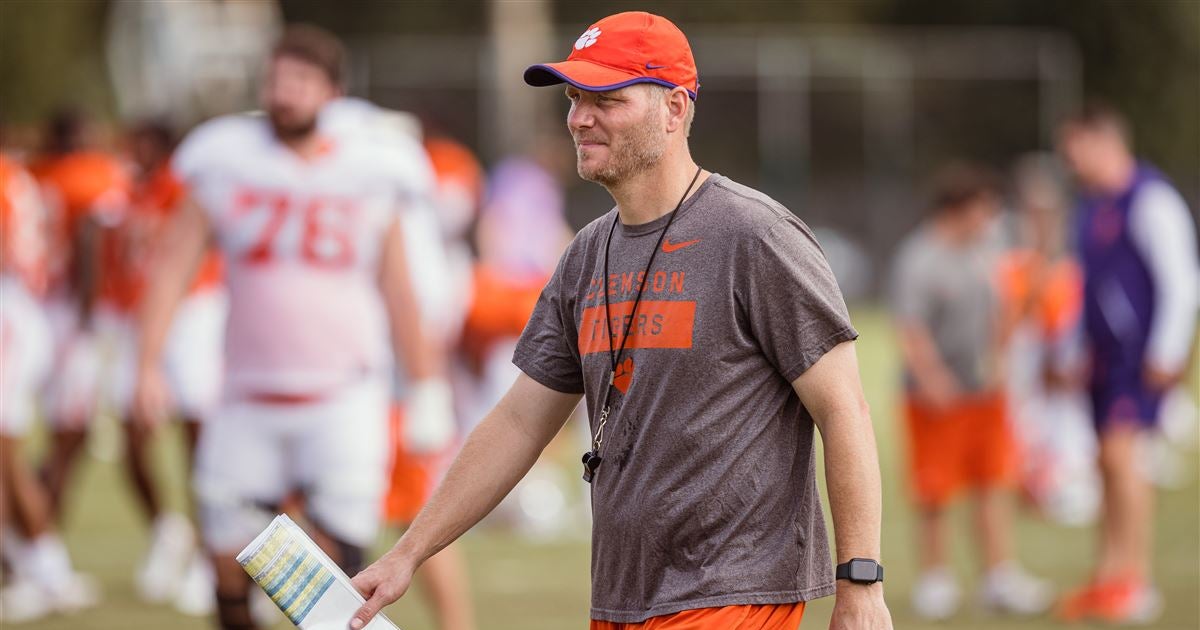 Salaries revealed for Georgia analysts Brandon Streeter, Darrell Dickey