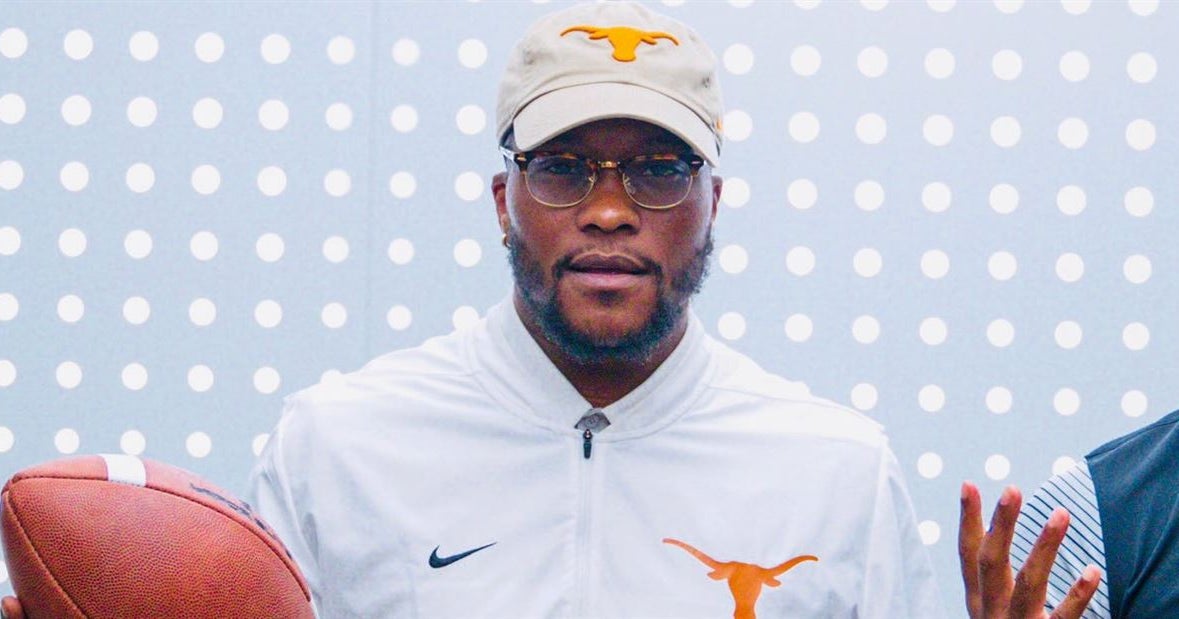 Connections come easy for Texas recruiting ace Bryan Carrington