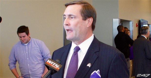 POLL: Do you approve of Jeff Compher's extension?