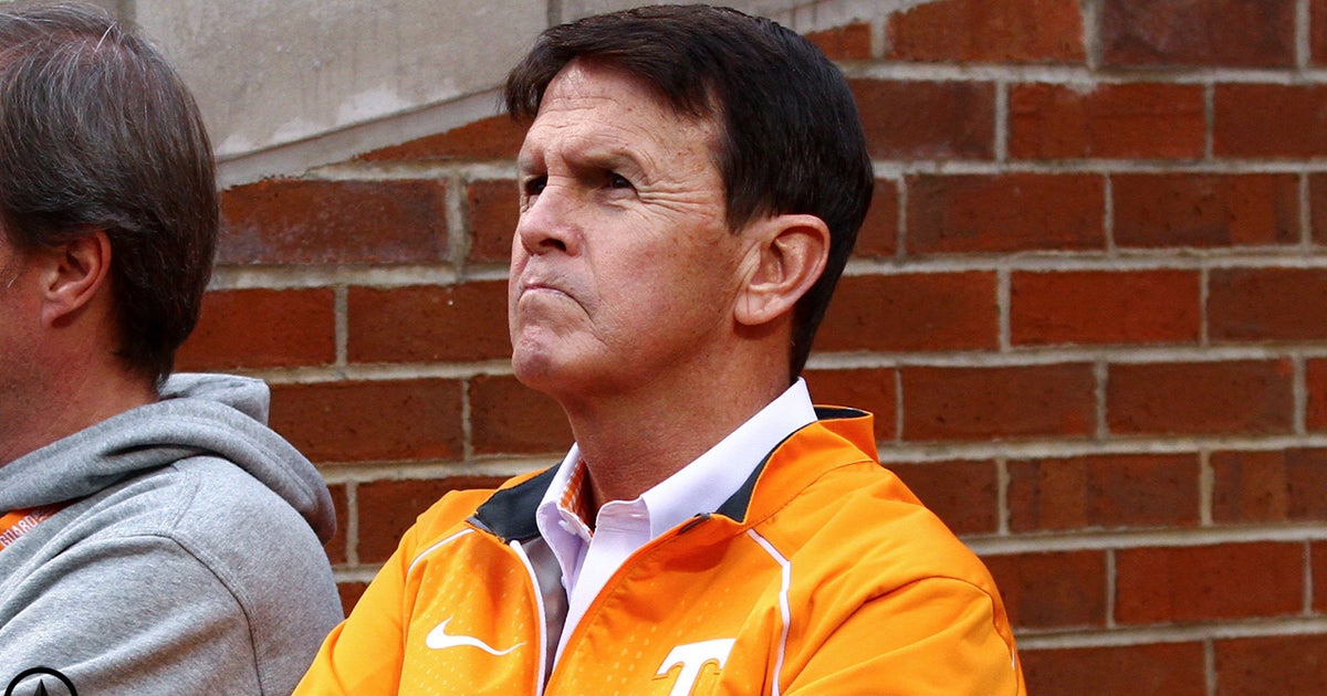 Tennessee AD Dave Hart to retire