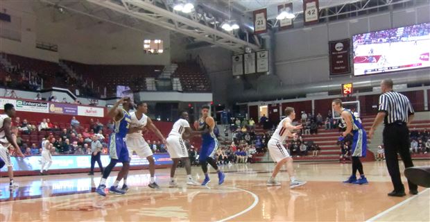 SJSU holds off rally to beat rival Santa Clara 75-63