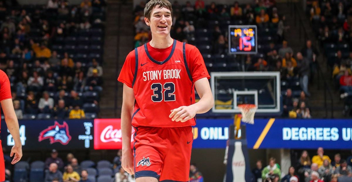 7-Foot Keenan Fitzmorris Commits to Northwestern