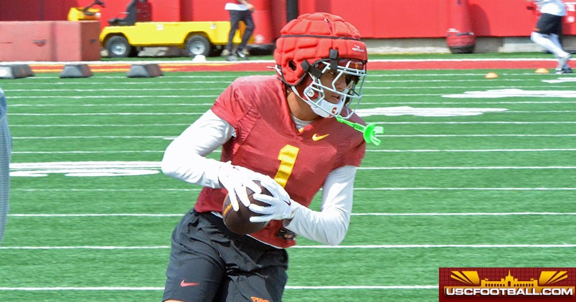 USC RB Eli Sanders details competitive mindset of Trojan running back room