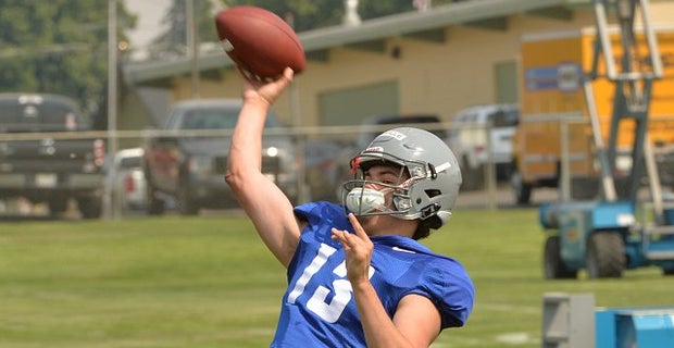 Connor Neville transferring, WSU now with 5 spring QBs