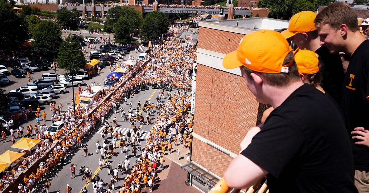 Tennessee AD Danny White apologizes for Neyland Stadium entry problems