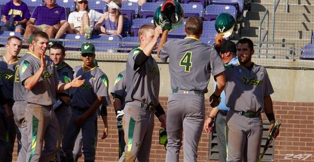 Pirates miss chance to take over first in Saturday's loss