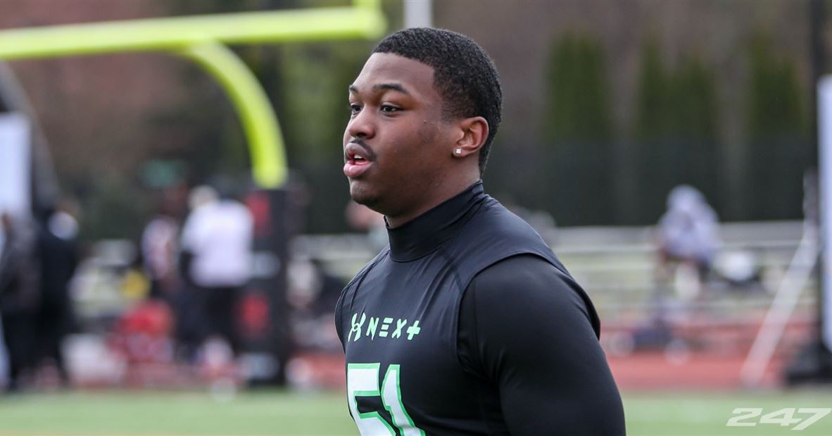 2023 DL Mason Robinson locks in a commitment date and a Big Ten program ...