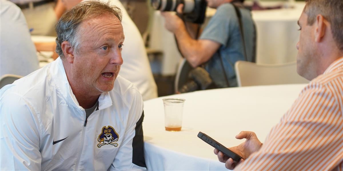 What Mike Houston's staff will make in 2019