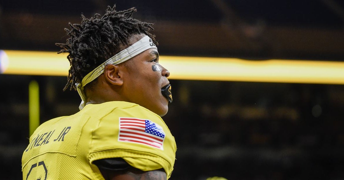 Reaction from Leon O'Neal Jr.'s recommitment to Texas A&M
