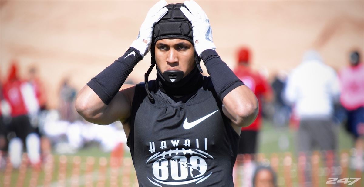 Hawaii grabs attention of recruits in opener