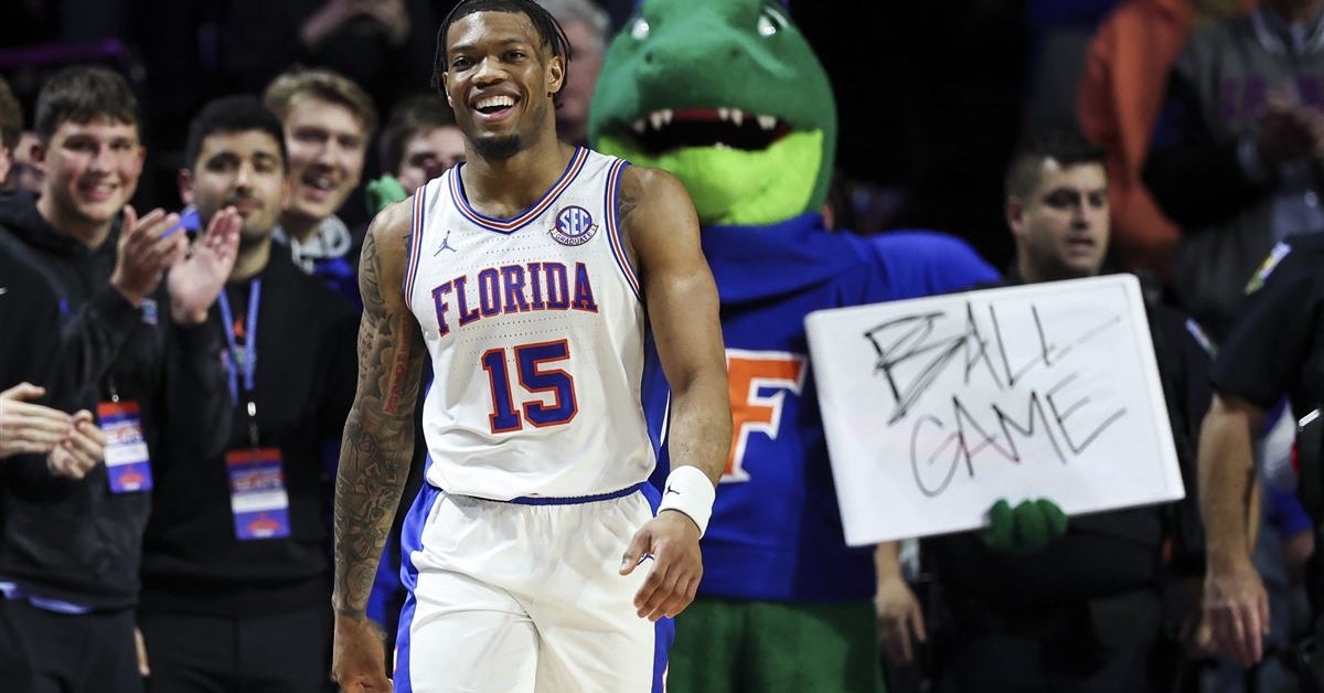 Gators stay put at No. 5 in latest AP Top 25 poll