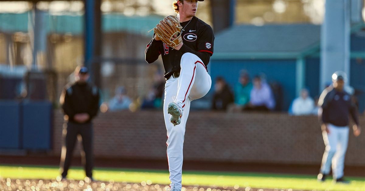 Georgia baseball completes comeback over UIC