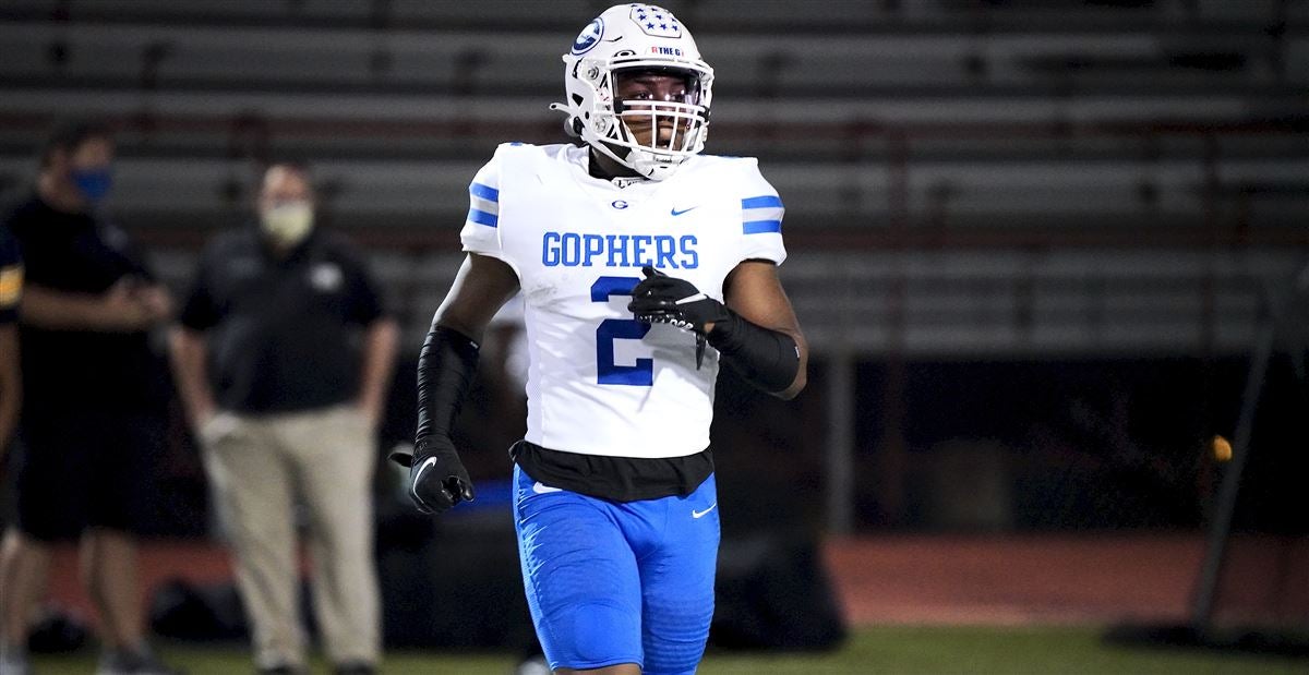 Texas lands commitment from Grand Prairie wide receiver Savion Red