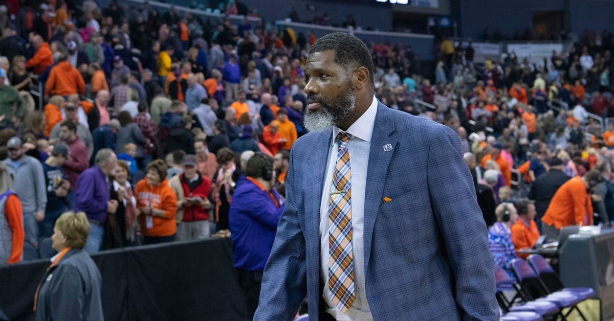 Reports: Walter McCarty accused of sexual assault by former Evansville ...