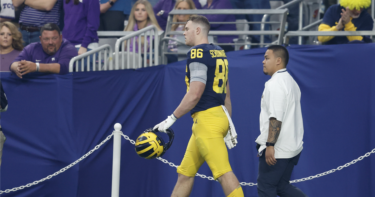 Michigan TE Luke Schoonmaker leaves TCU game with injury in College ...