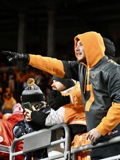 ‘It sucks’ – Vols disappointed to let down Tennessee fans who took over ...