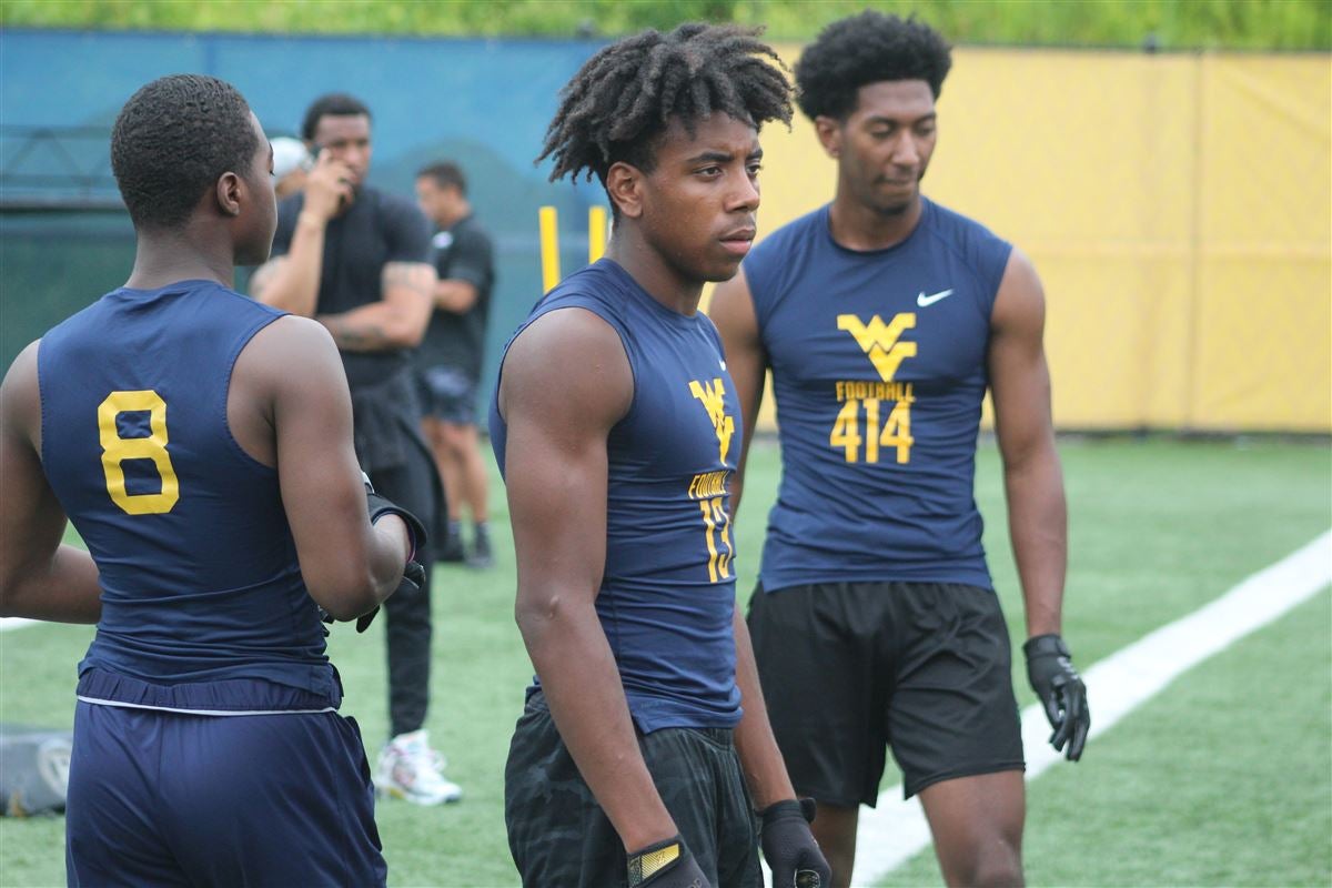 SIGNED: In-state receiver Keyshawn Robinson signs on the bottom line