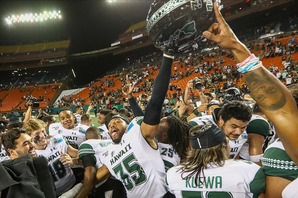 Hawaii football: New Aloha Stadium gets approval from governor, report says