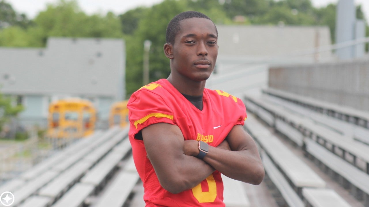 3-star WR Chatman to trim list soon