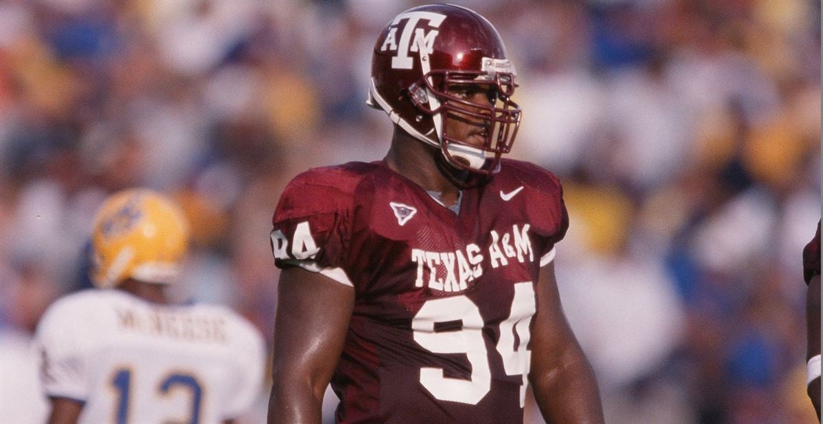 Former A&M standout Ty Warren joins ranks of Aggie head coaches