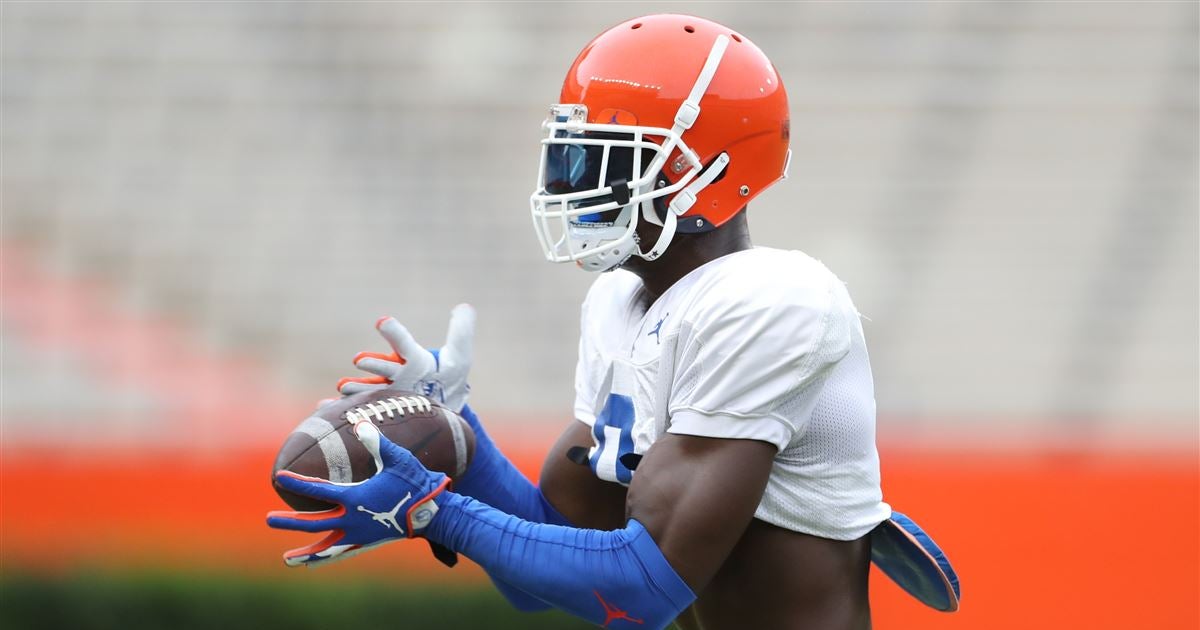 UF S Trey Dean announces he will return in 2022