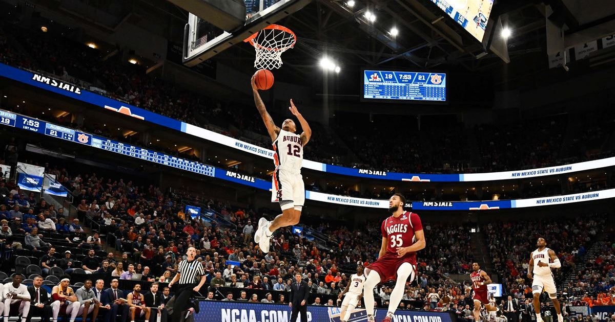 Inside Auburn's dour-but-victorious locker room