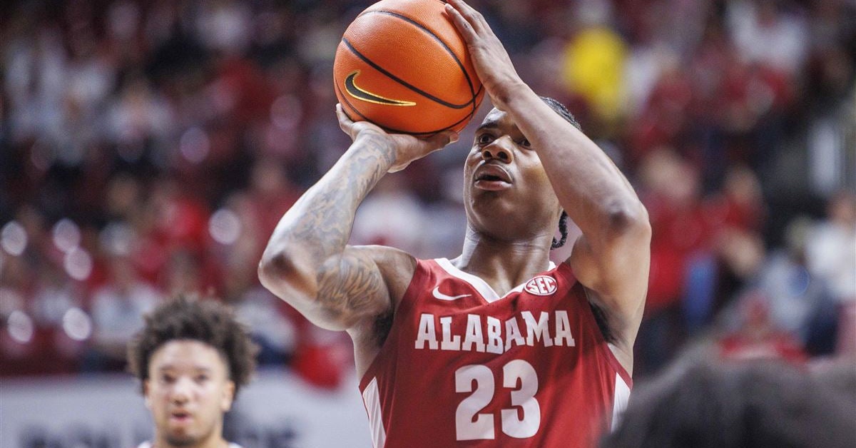 Nick Pringle signs with South Carolina