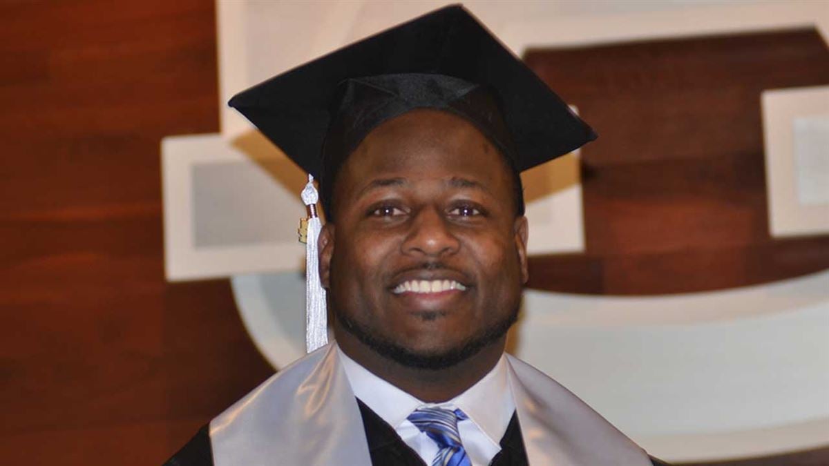 "Cadillac" Williams to Return to Auburn As Running Backs Coach