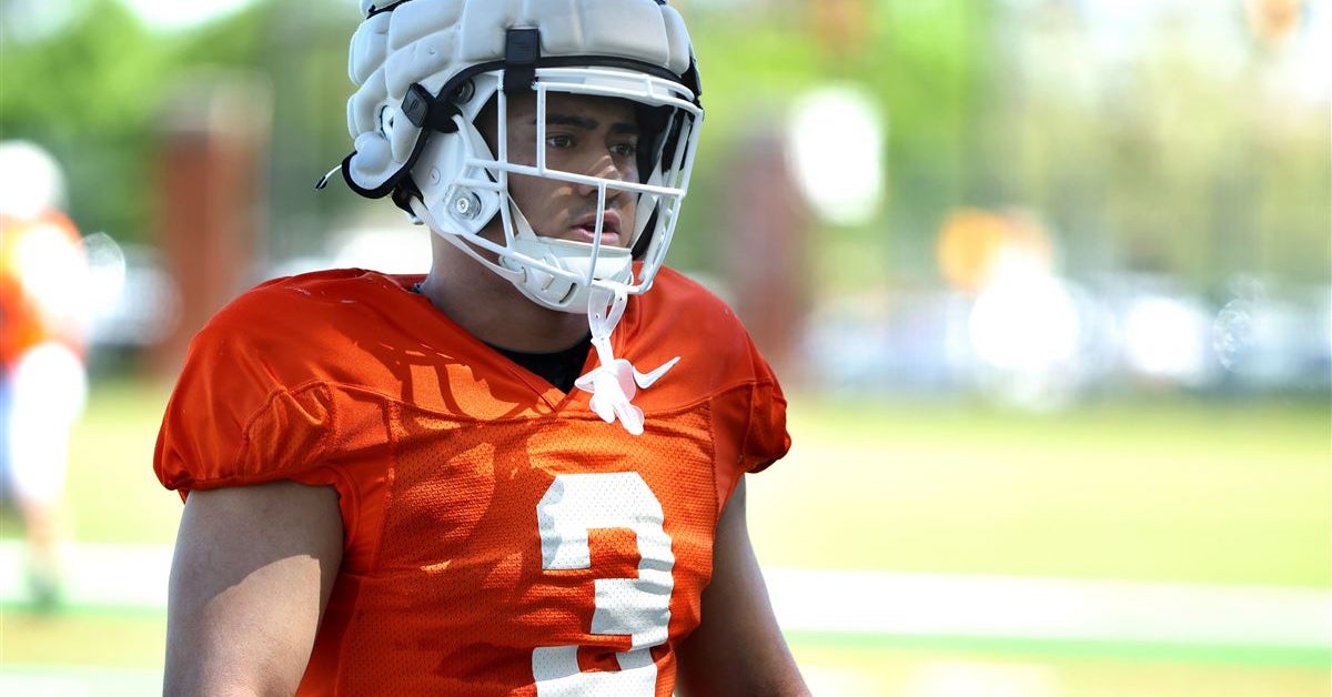 How Zane Flores and Sesi Vailahi are attacking their redshirt freshman ...