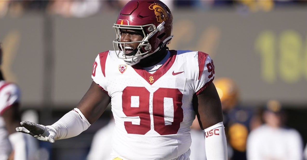 USC transfer defensive tackle Bear Alexander expected to visit Penn State