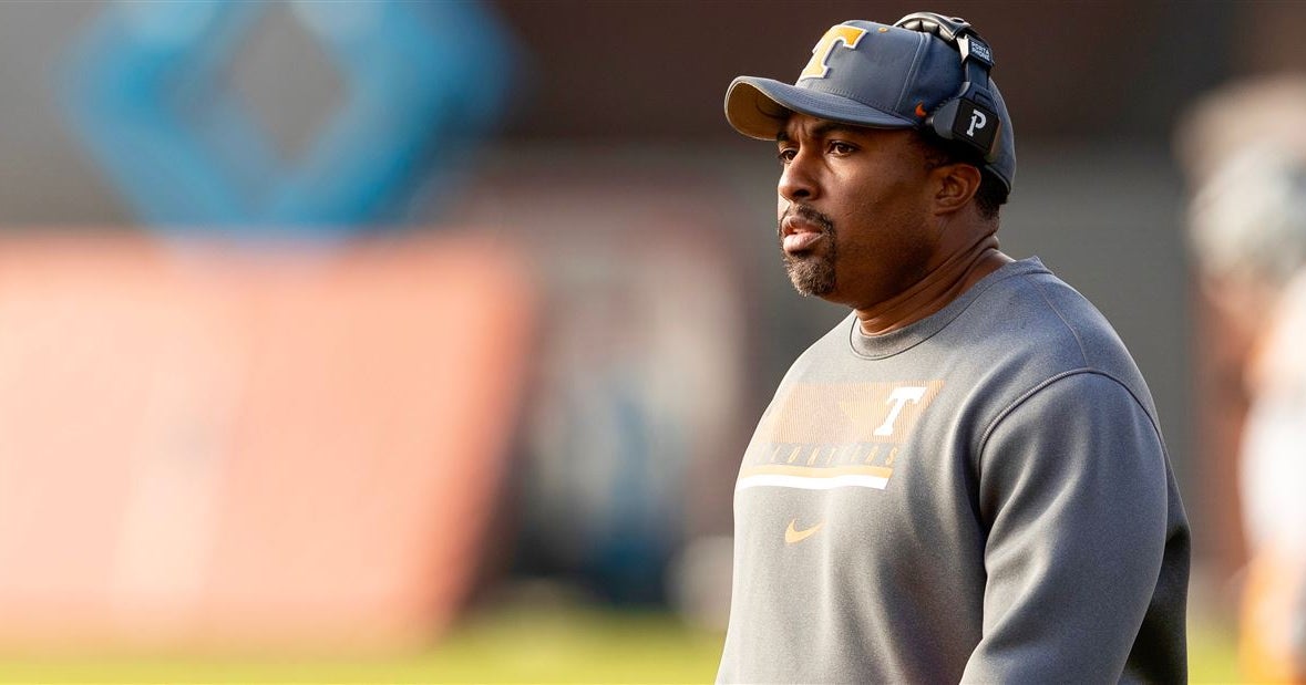 Jerry Mack discusses health of Vols' RBs, backfield rotation on 'Vol Calls'