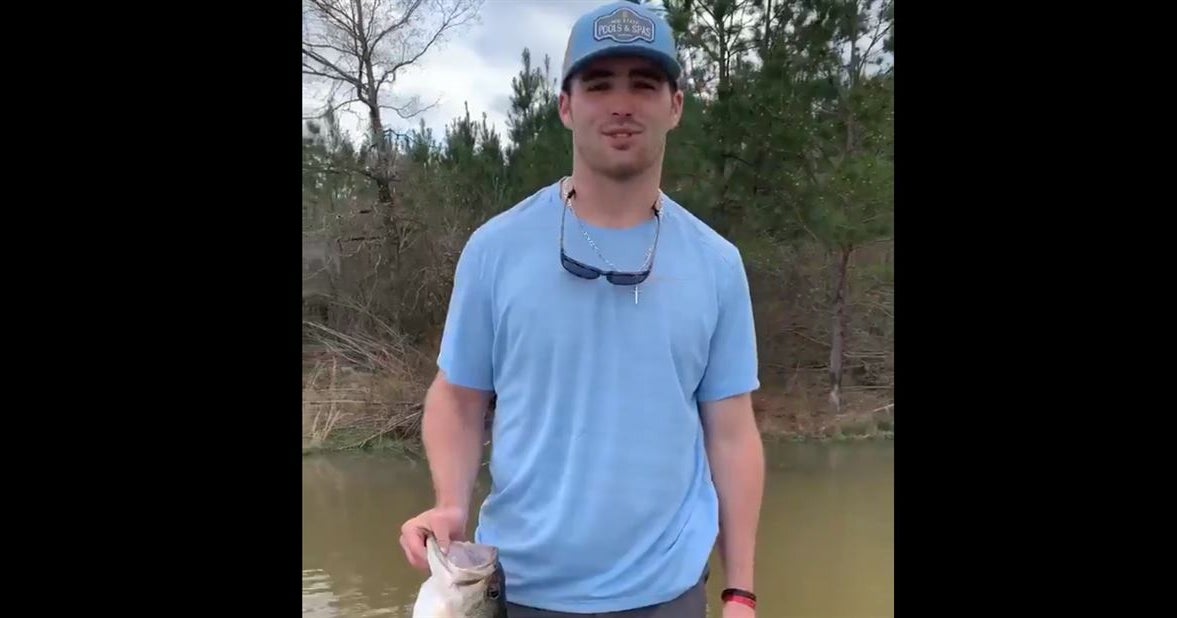 Jake Fromm does the most Georgia spring break workout possible