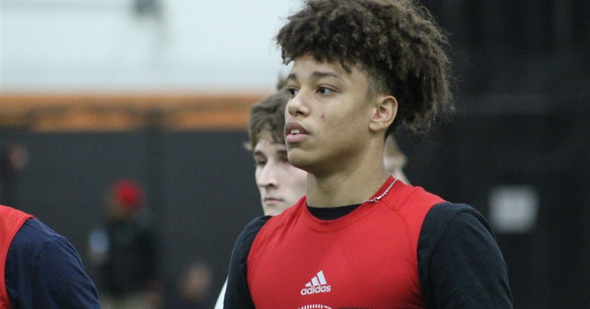 2025 Geneva WR Talyn Taylor 'seeing a lot of things' from Illini