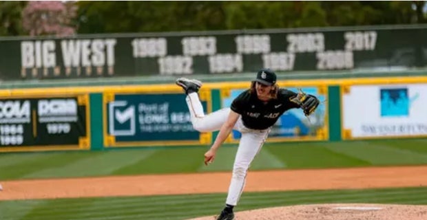 COMMITMENT: Oregon State lands Long Beach State RHP Albert Roblez